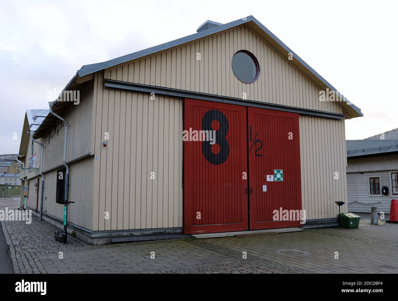 Waterfront sheds hi-res stock photography and images - Alamy