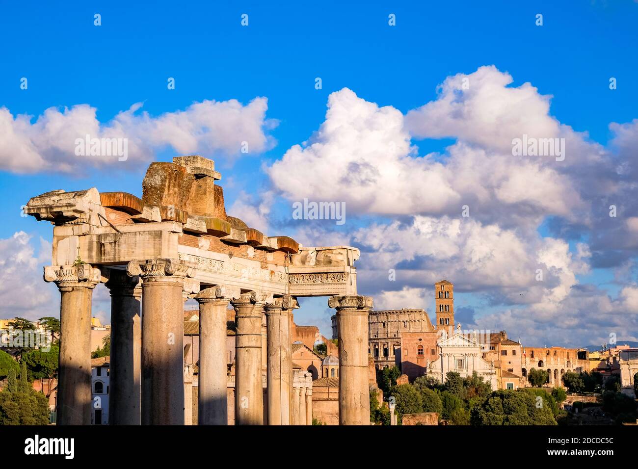 Templo de roma hi-res stock photography and images - Alamy