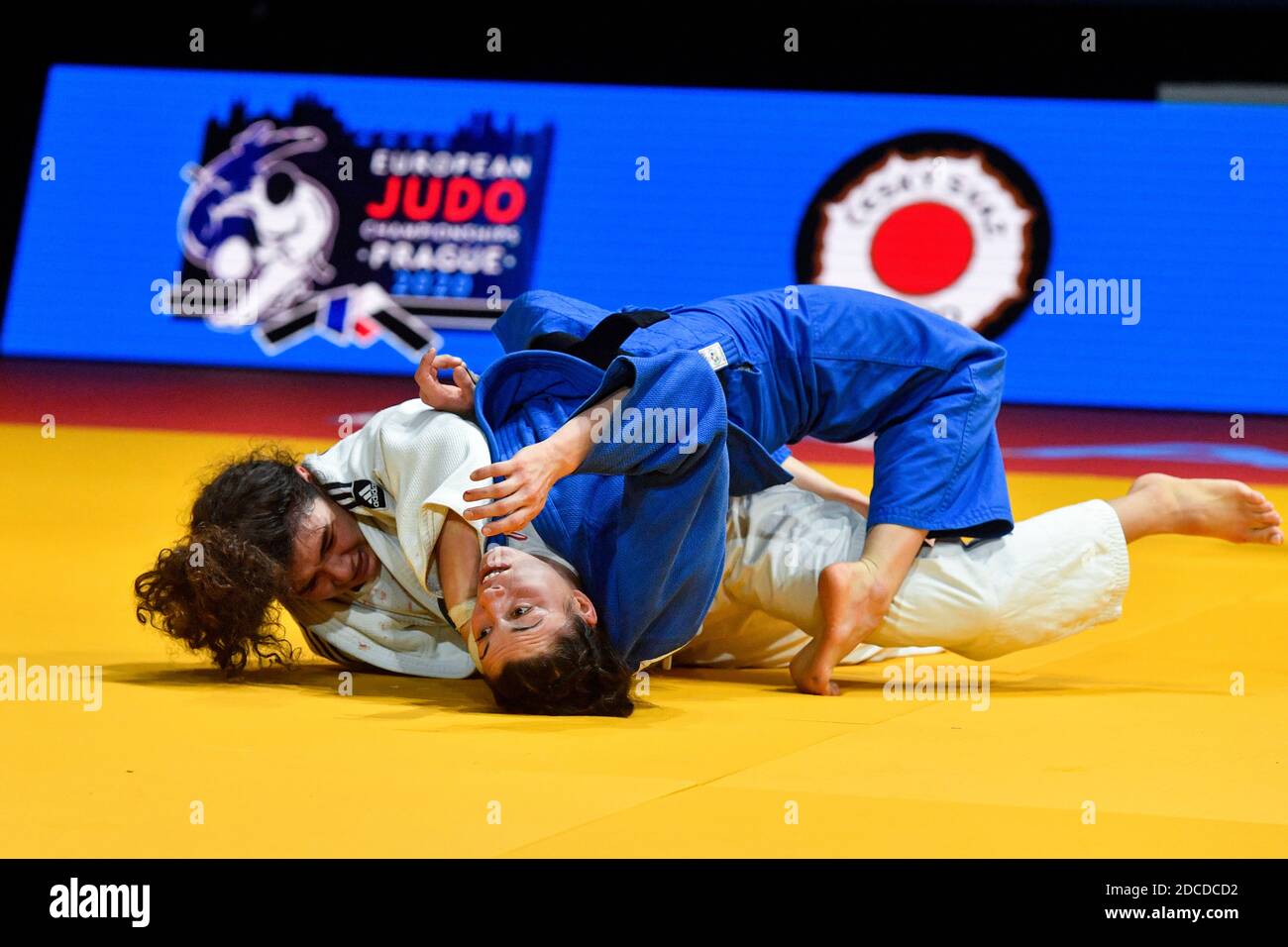 Prague, Czech Republic. 20th Nov, 2020. ALICE BELLANDI of Italy (right ...