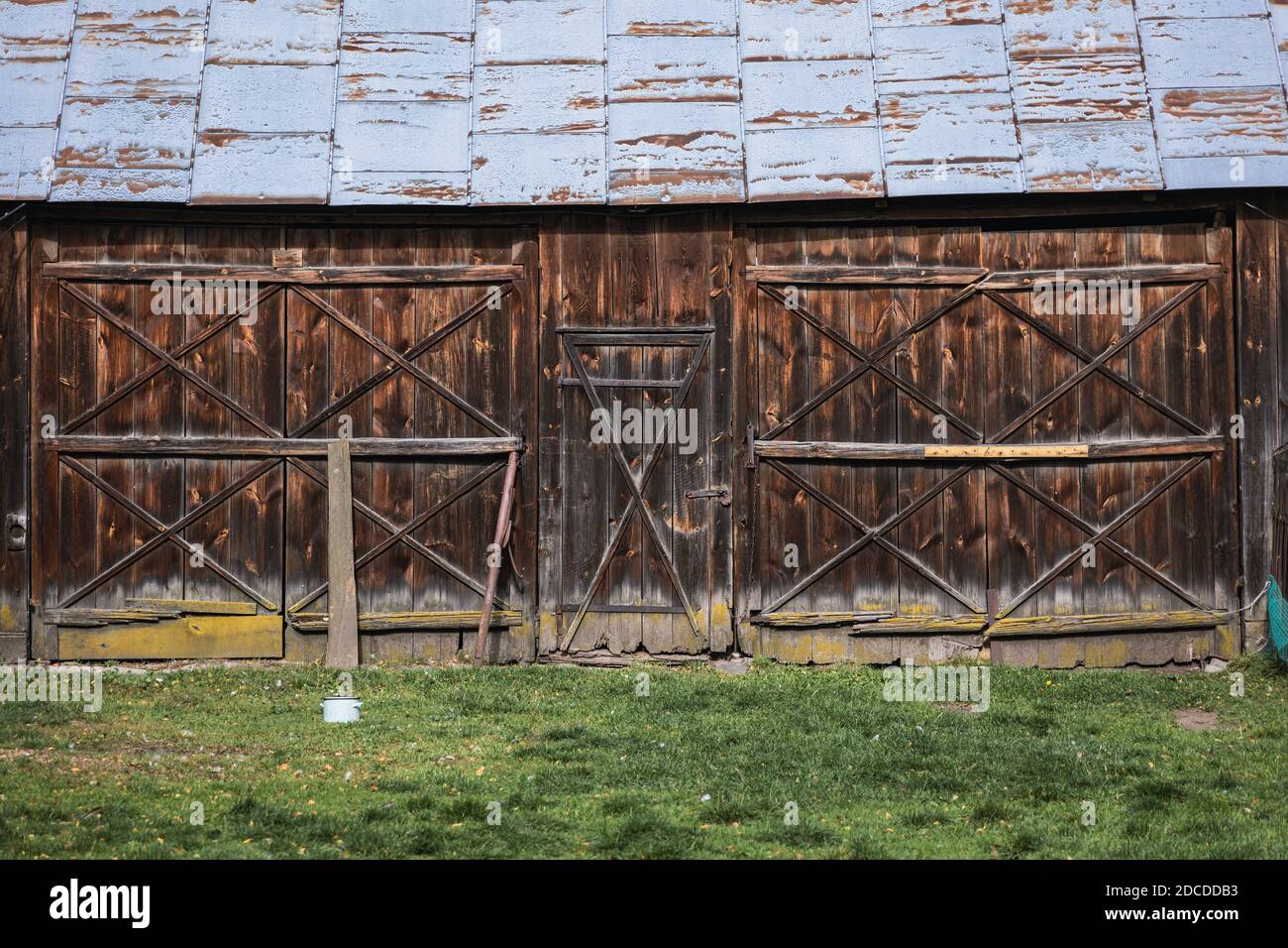 Old polish barn hi-res stock photography and images - Alamy