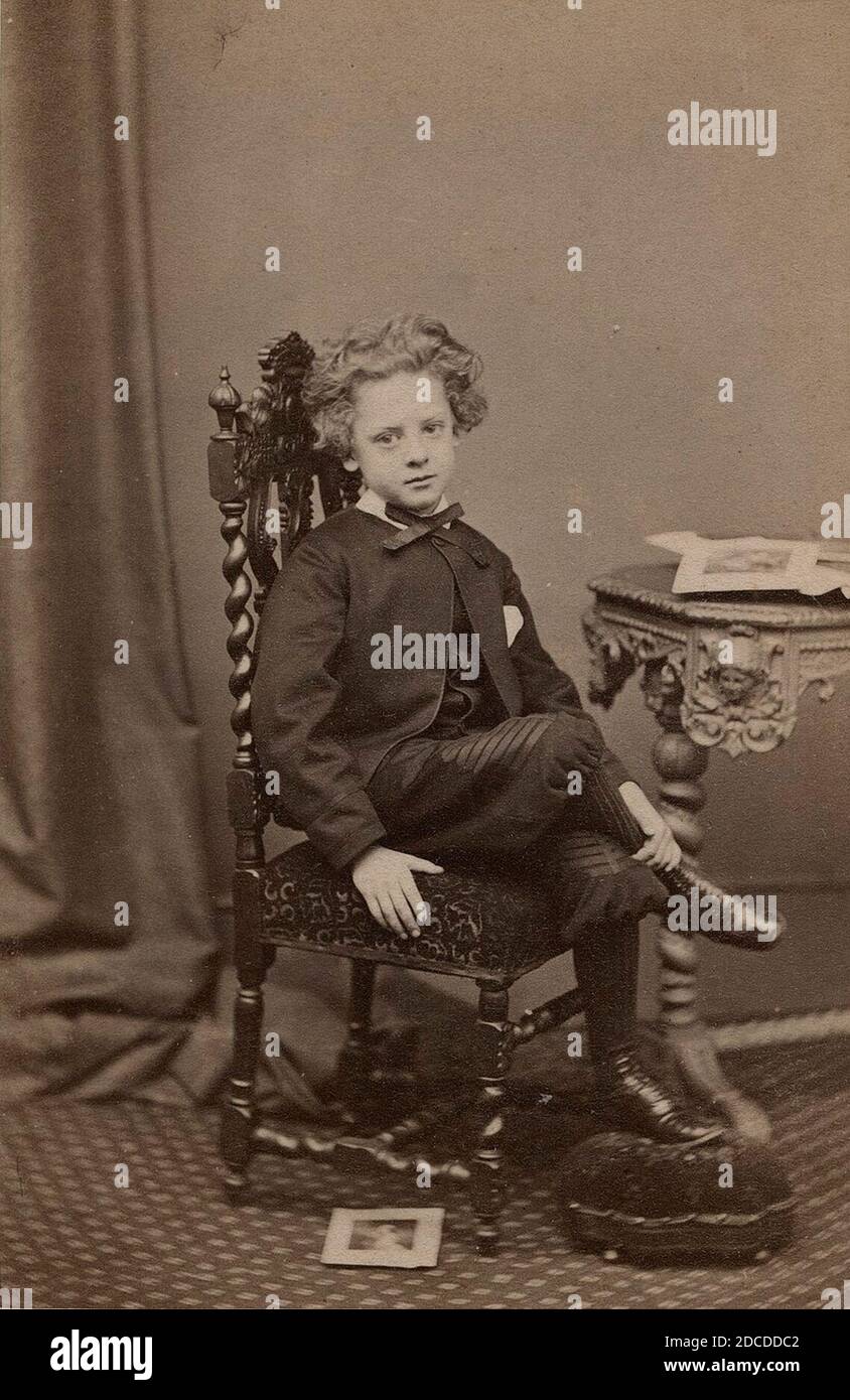 Karl pearson hi-res stock photography and images - Alamy