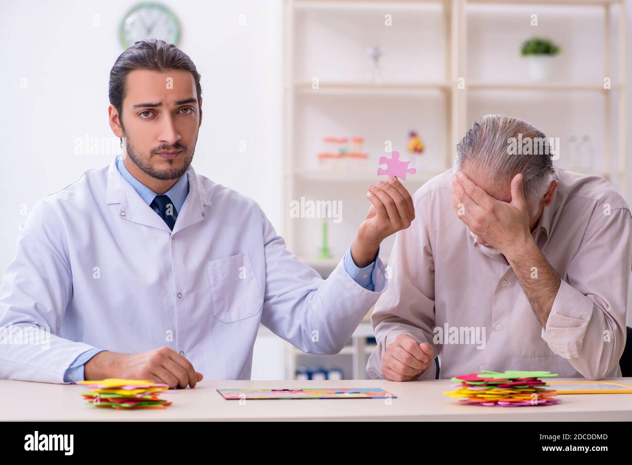 Doctor and patient suffering from the Alzheimer disease Stock Photo - Alamy