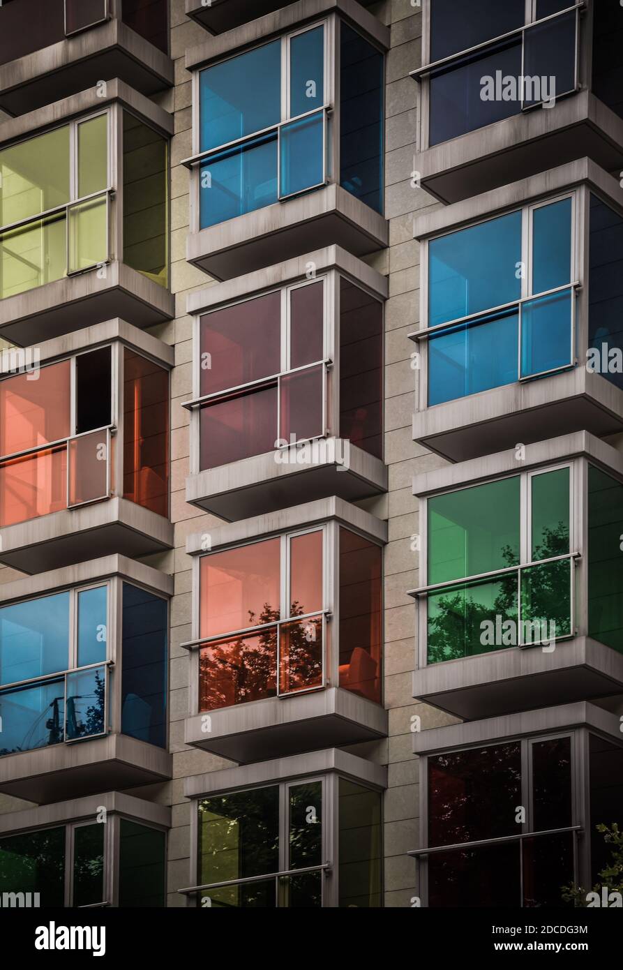 Hotel windows texture hi-res stock photography and images - Alamy