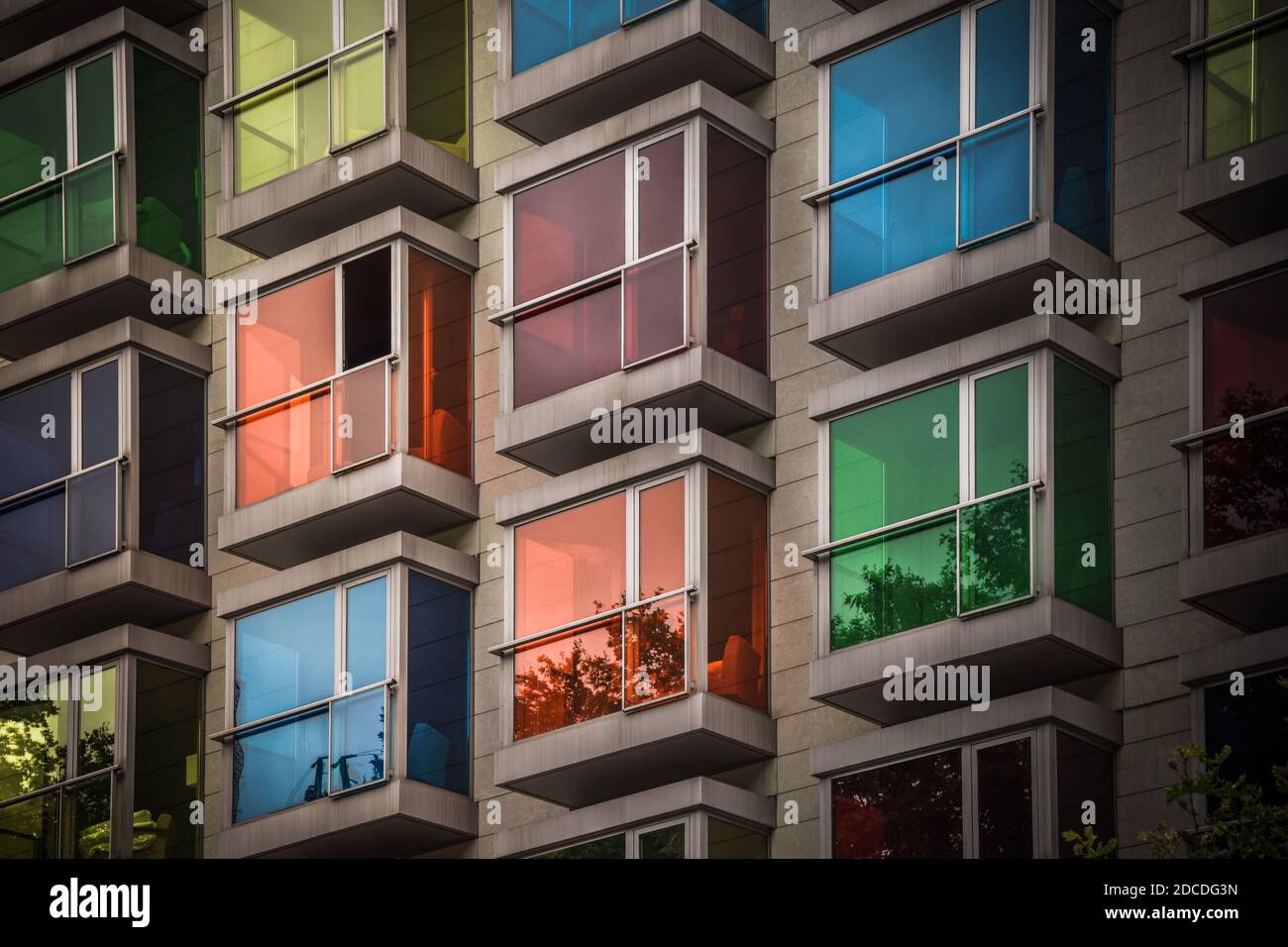 Hotel windows texture hi-res stock photography and images - Alamy