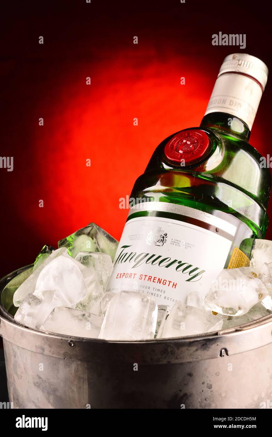 Tanqueray hi-res stock photography and images - Alamy