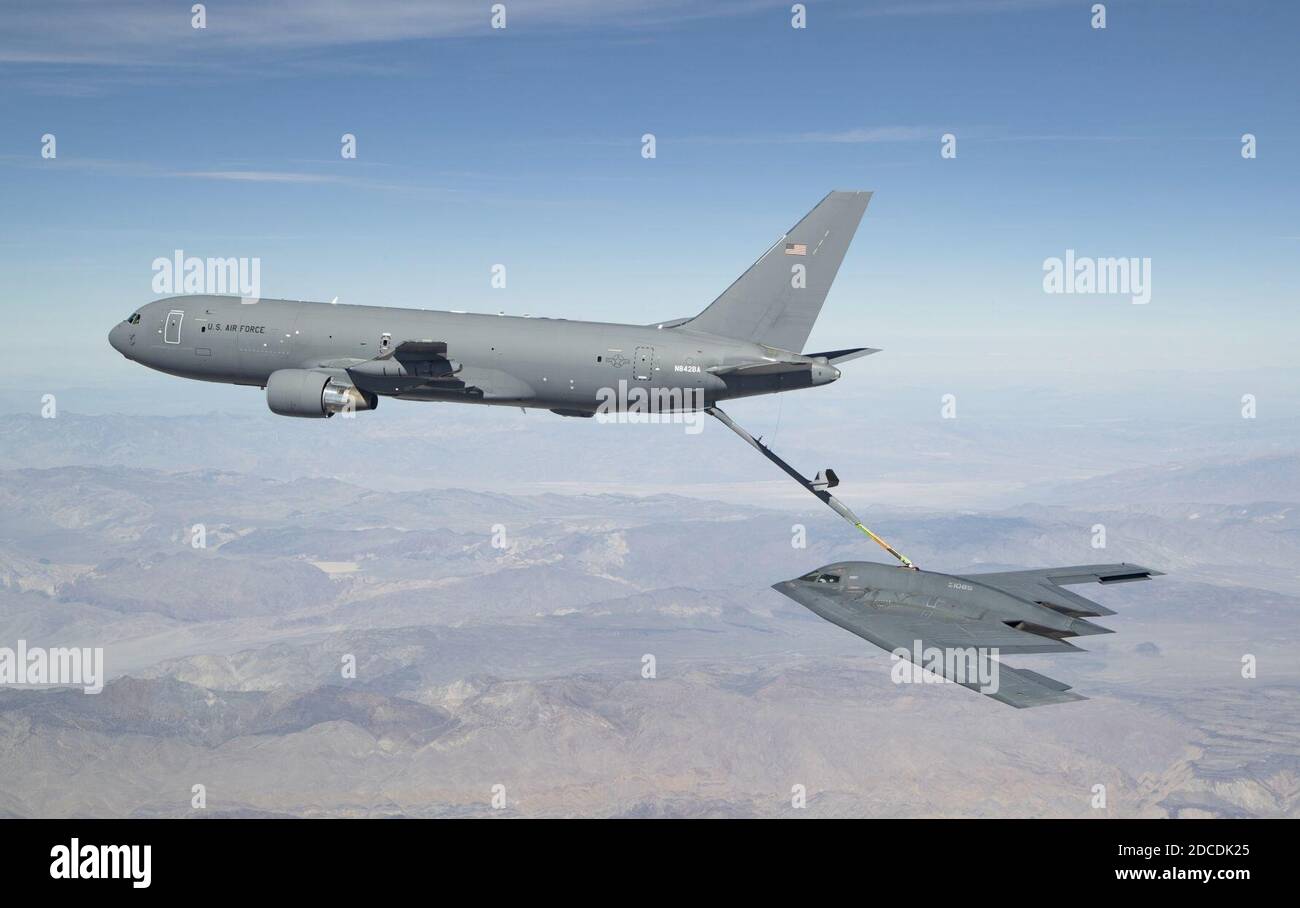 KC-46 Refuels B-2 over Edwards AFB Stock Photo - Alamy