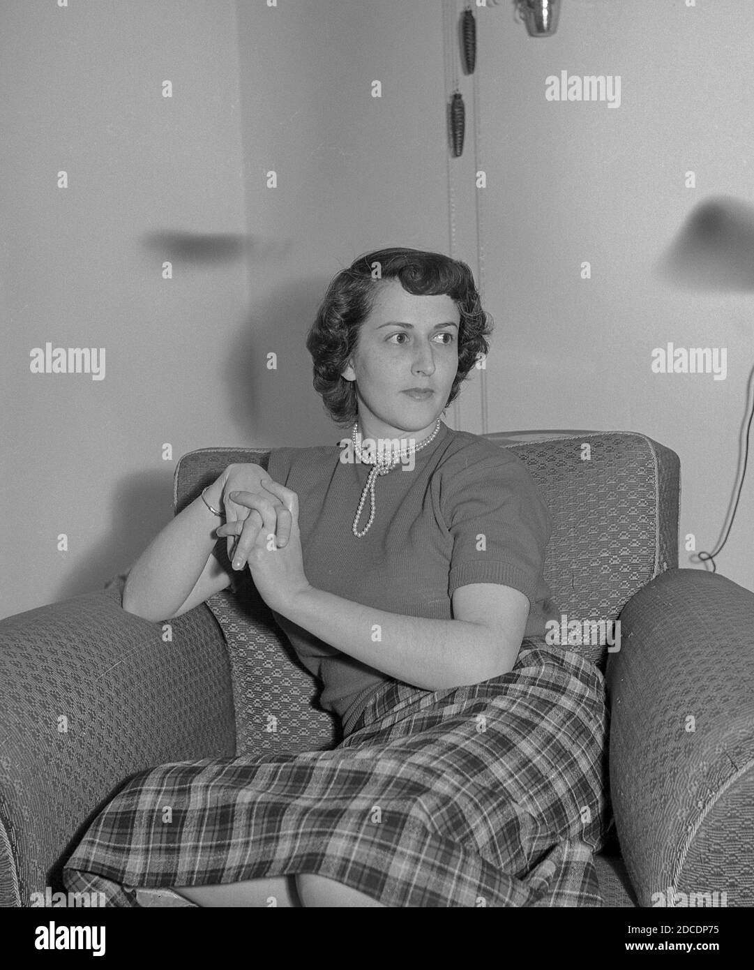 Italian american woman Black and White Stock Photos & Images - Alamy