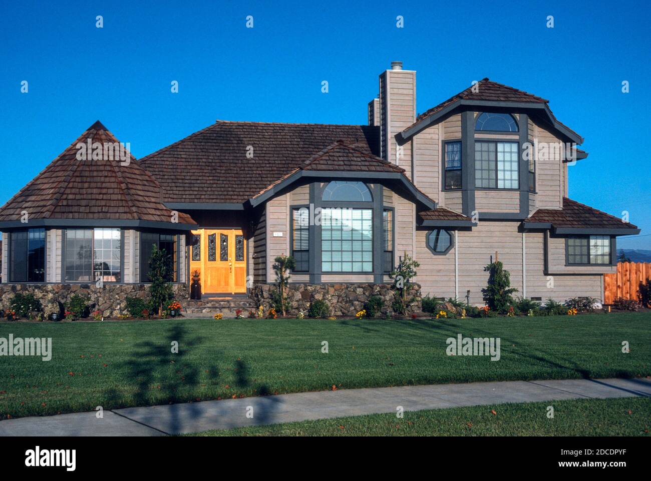 1980s suburban two story house hi-res stock photography and images - Alamy
