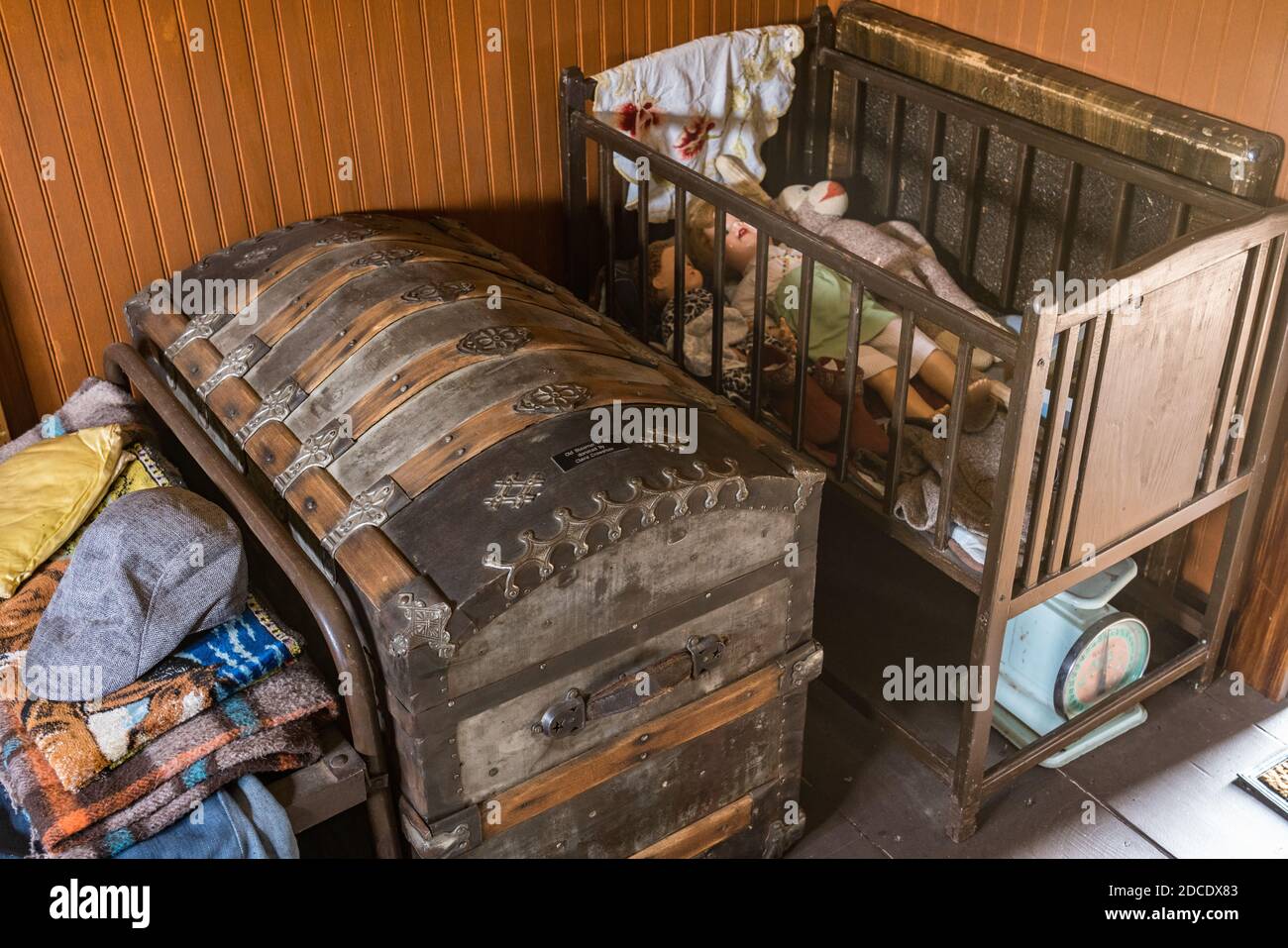 Vintage memorabilia donated to the Henry schoolhouse museum in Wayan ...