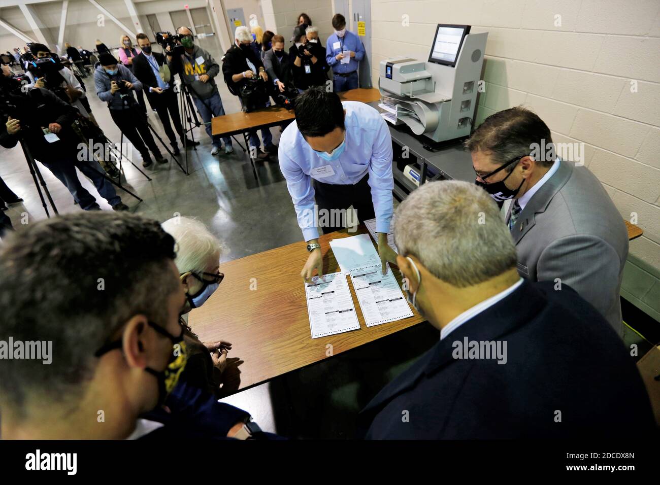 Recount press hi-res stock photography and images - Alamy