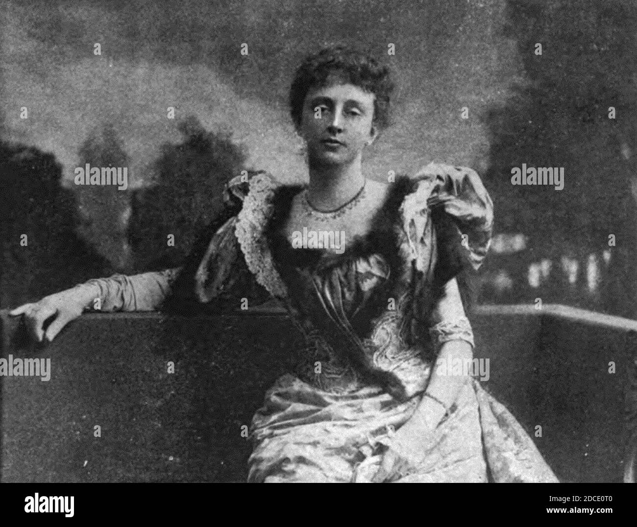 Wiggin tree hi-res stock photography and images - Alamy