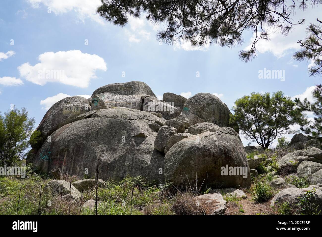Thunderbolt's Rock, a heritage-listed historic location, picnic site ...
