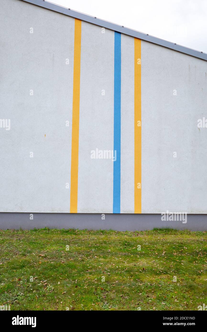 Parallel Lines on the façade of the house Stock Photo - Alamy