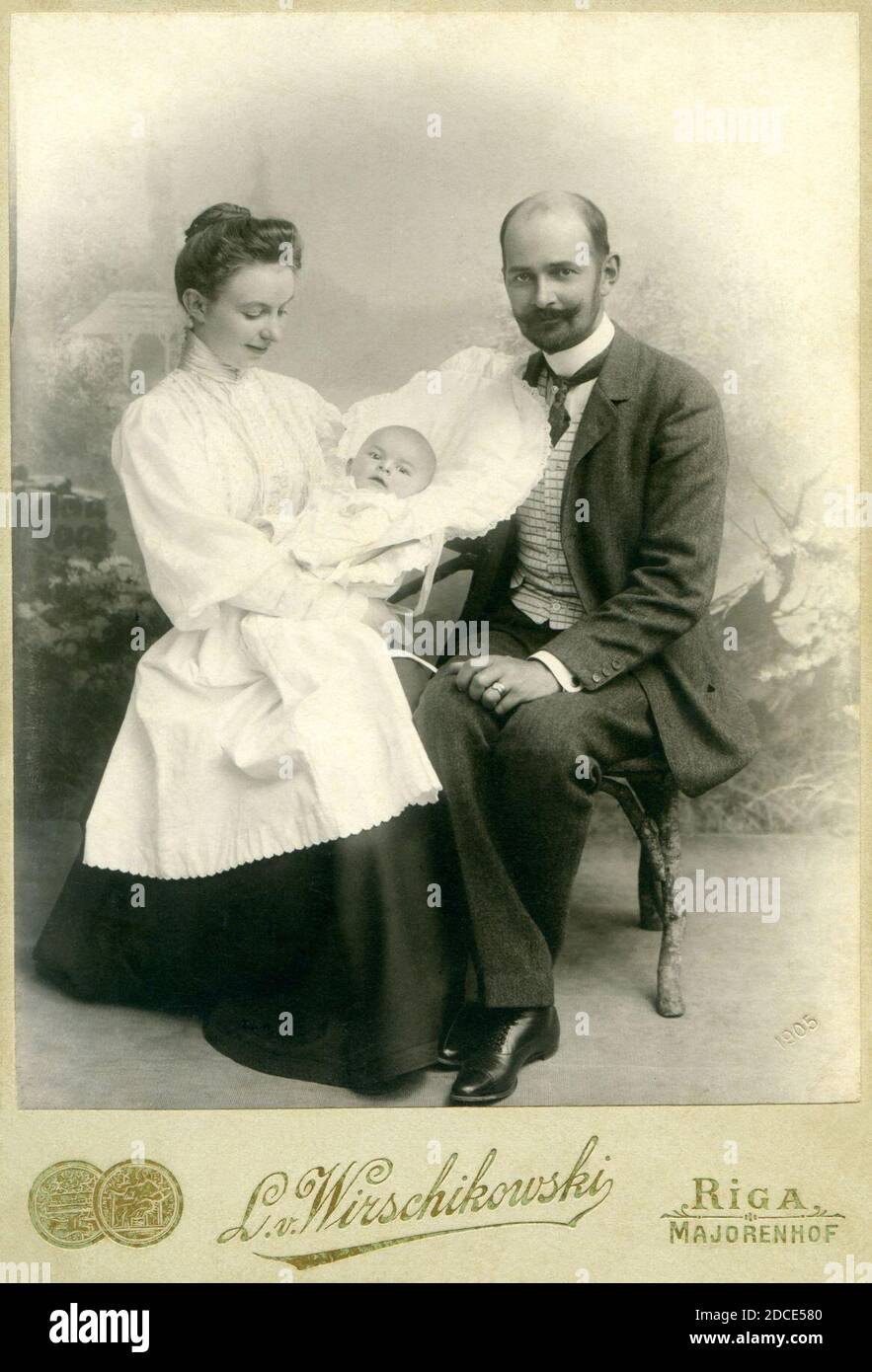 KAZIMIERZ OSTASZEWSKI WITH WIFE AND DAUGHTER Stock Photo - Alamy