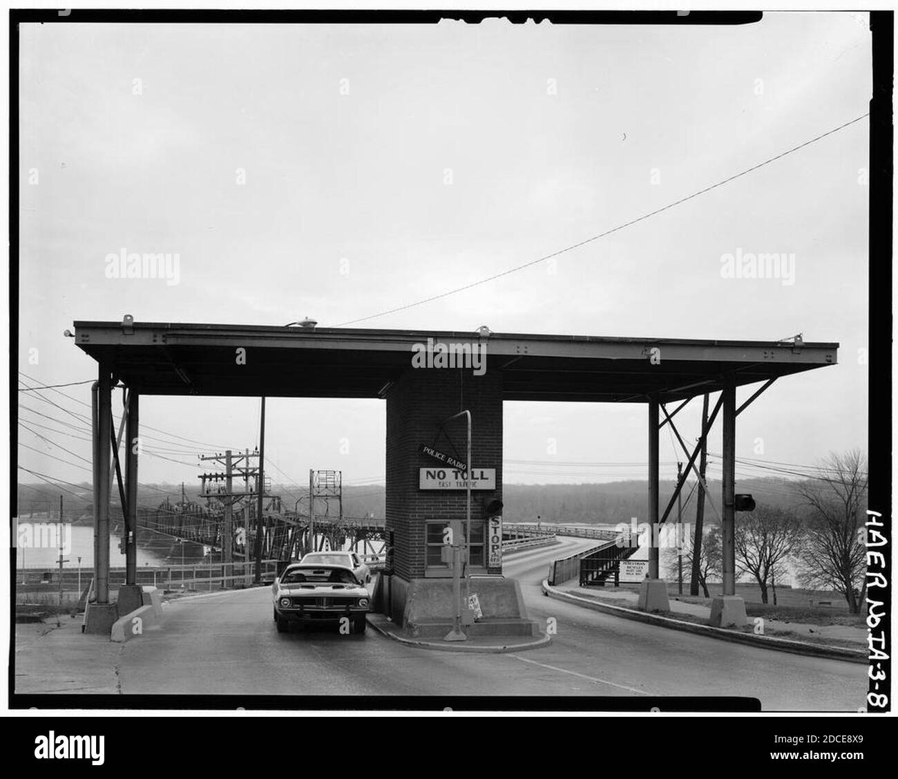 Keokuk Rail Bridge toll booth Stock Photo - Alamy