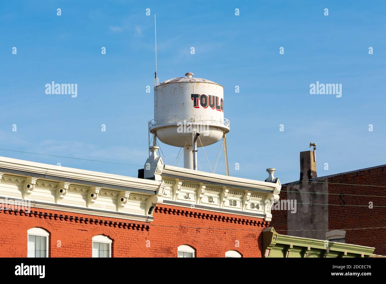 Small town square downtown brick buildings hi-res stock photography and ...