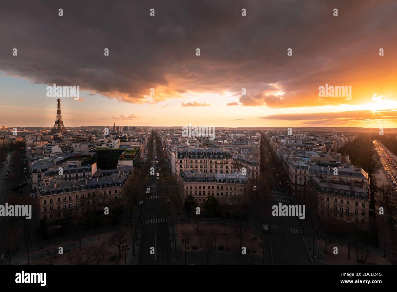 Aerial arch de triomphe paris sunset hi-res stock photography and images - Alamy