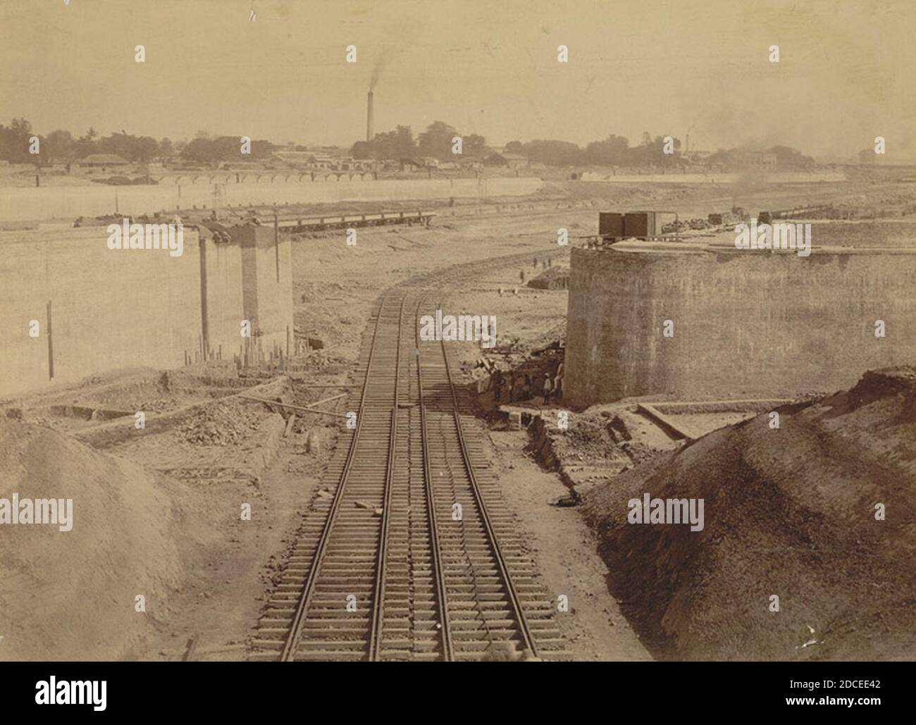 Kidderpore dock No. 1 in 1885 - looking towards river showing temporary ...