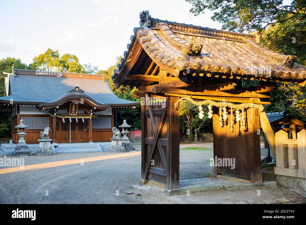 Beautiful japanese tradition entrance hi-res stock photography and ...