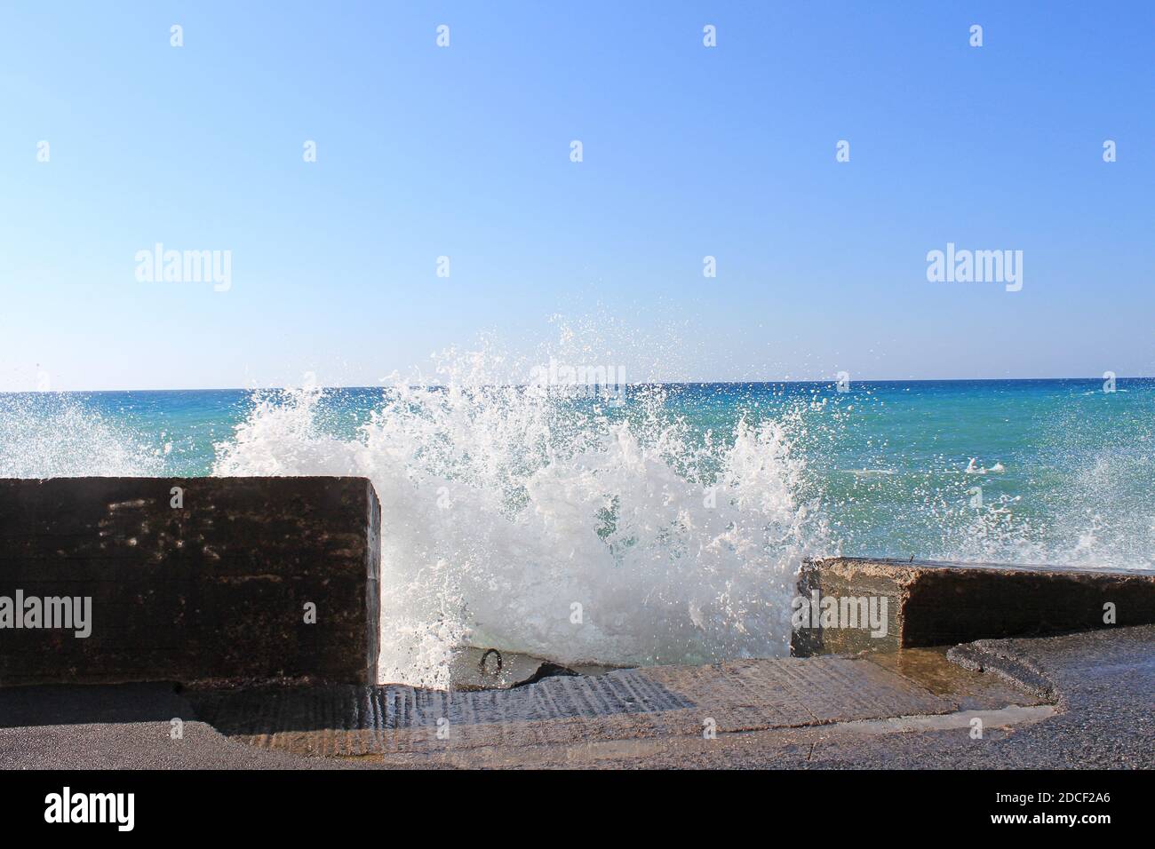 Jetée de plage hi-res stock photography and images - Alamy