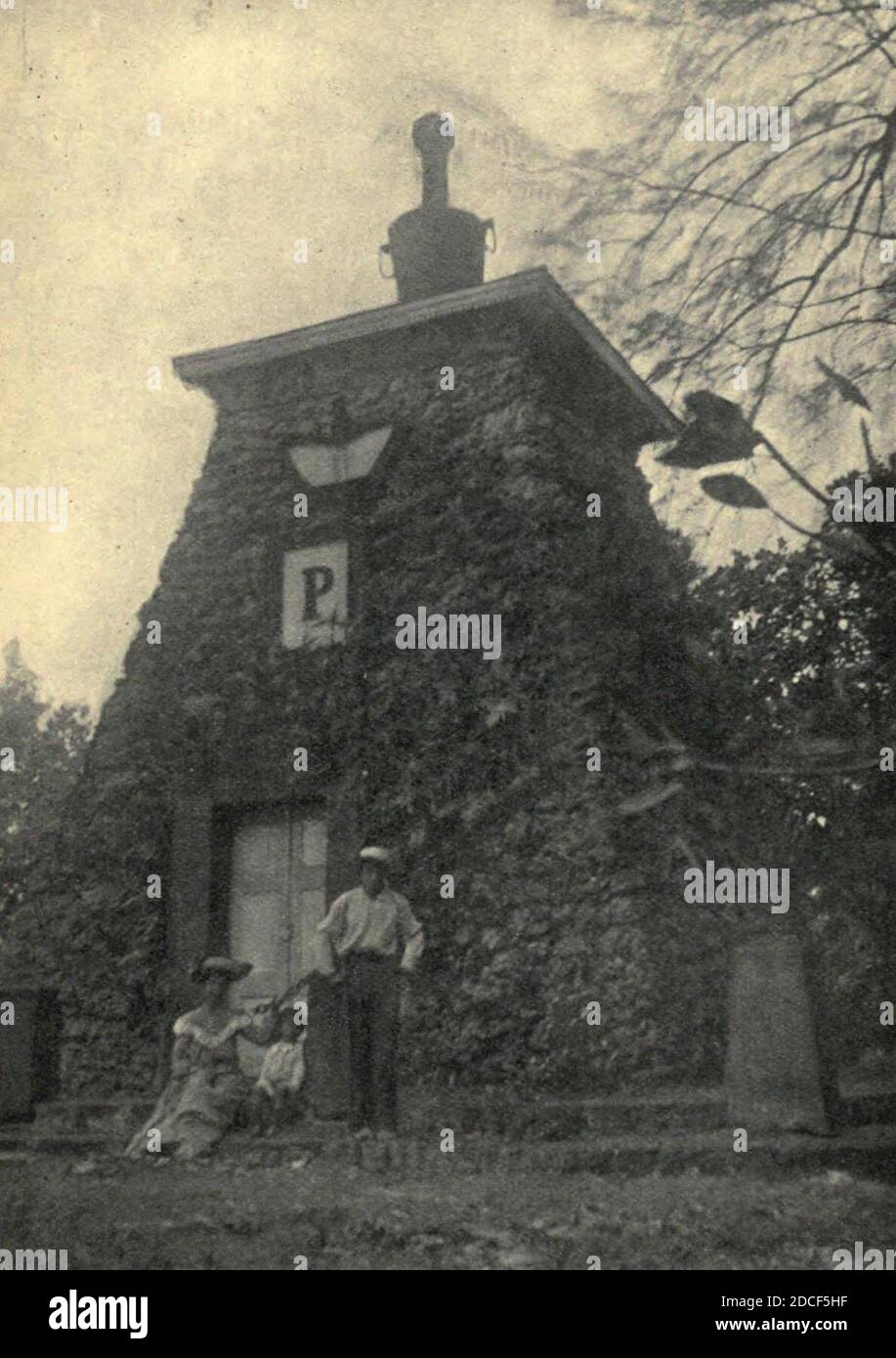 King Pomare's Monument, by Clement Lindley Wragge Stock Photo - Alamy