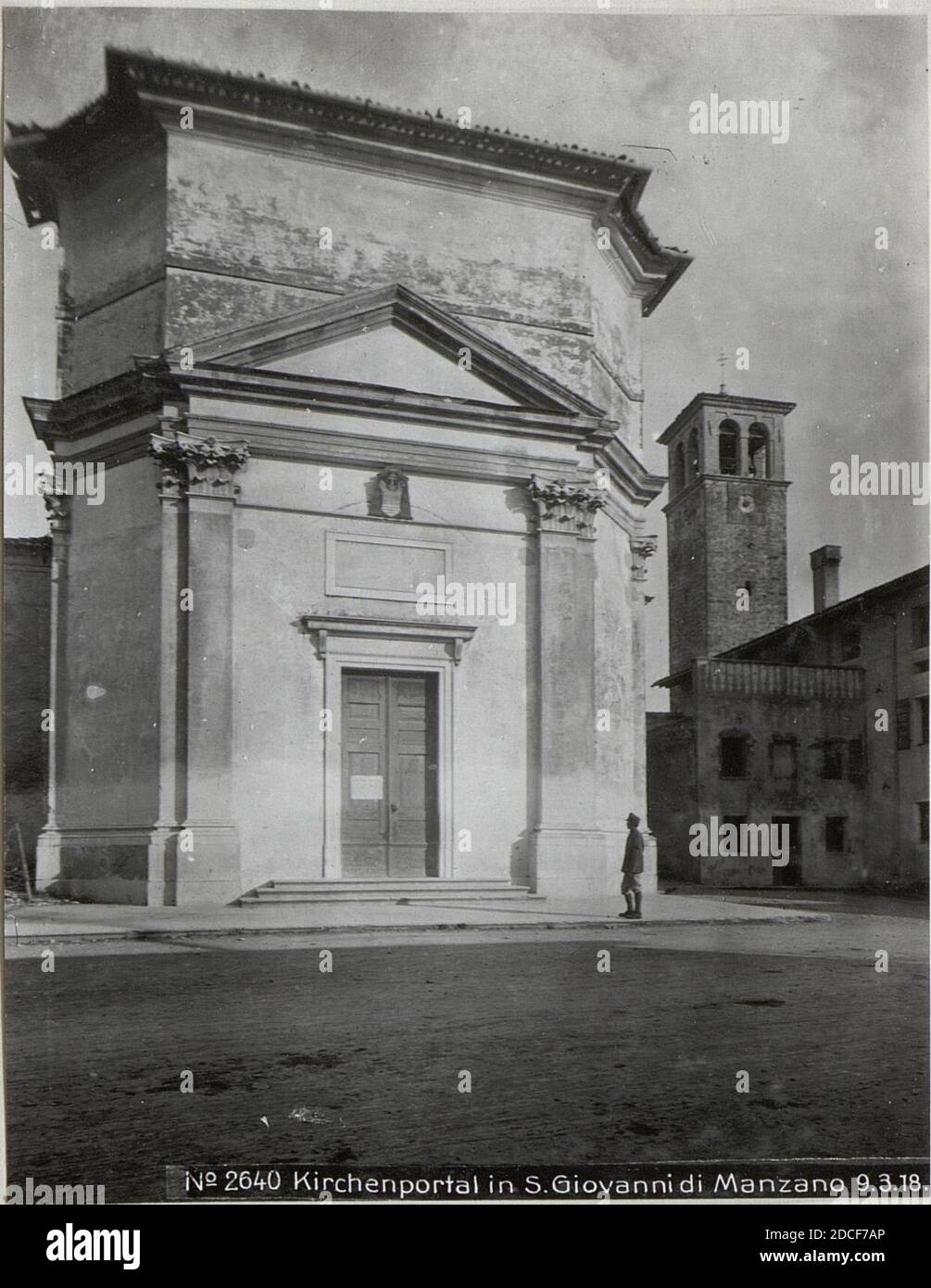 Kirchenportal in S.Giovanni di Manzano 9.3.18 Stock Photo - Alamy
