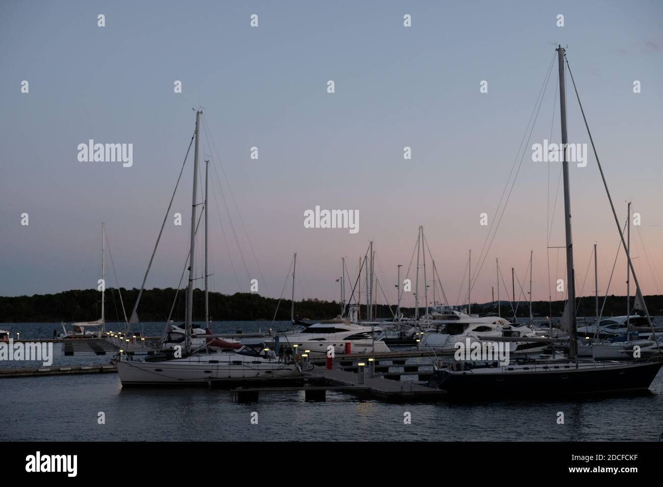 Docking pole hi-res stock photography and images - Alamy