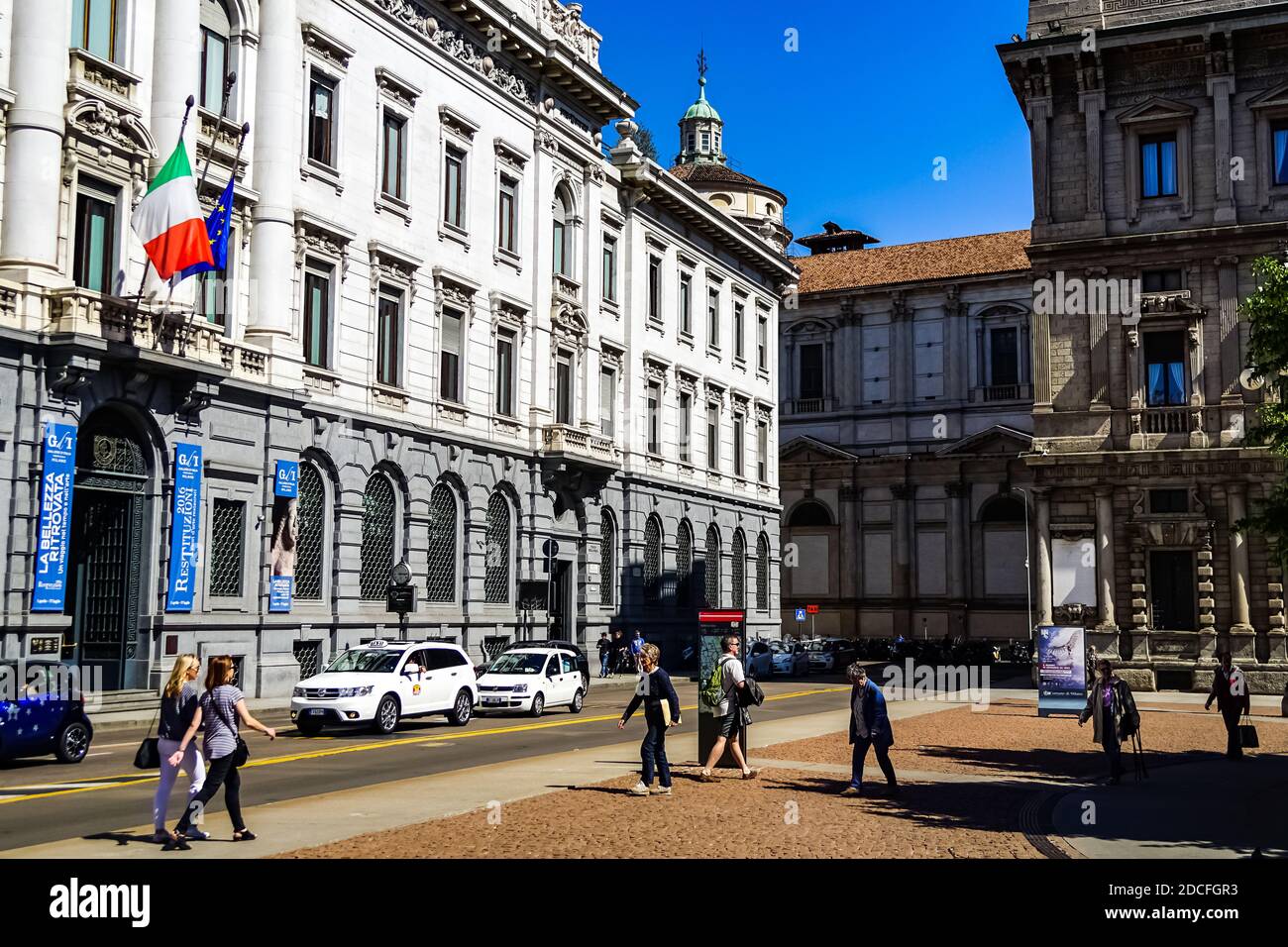 Old trams milan hi-res stock photography and images - Alamy