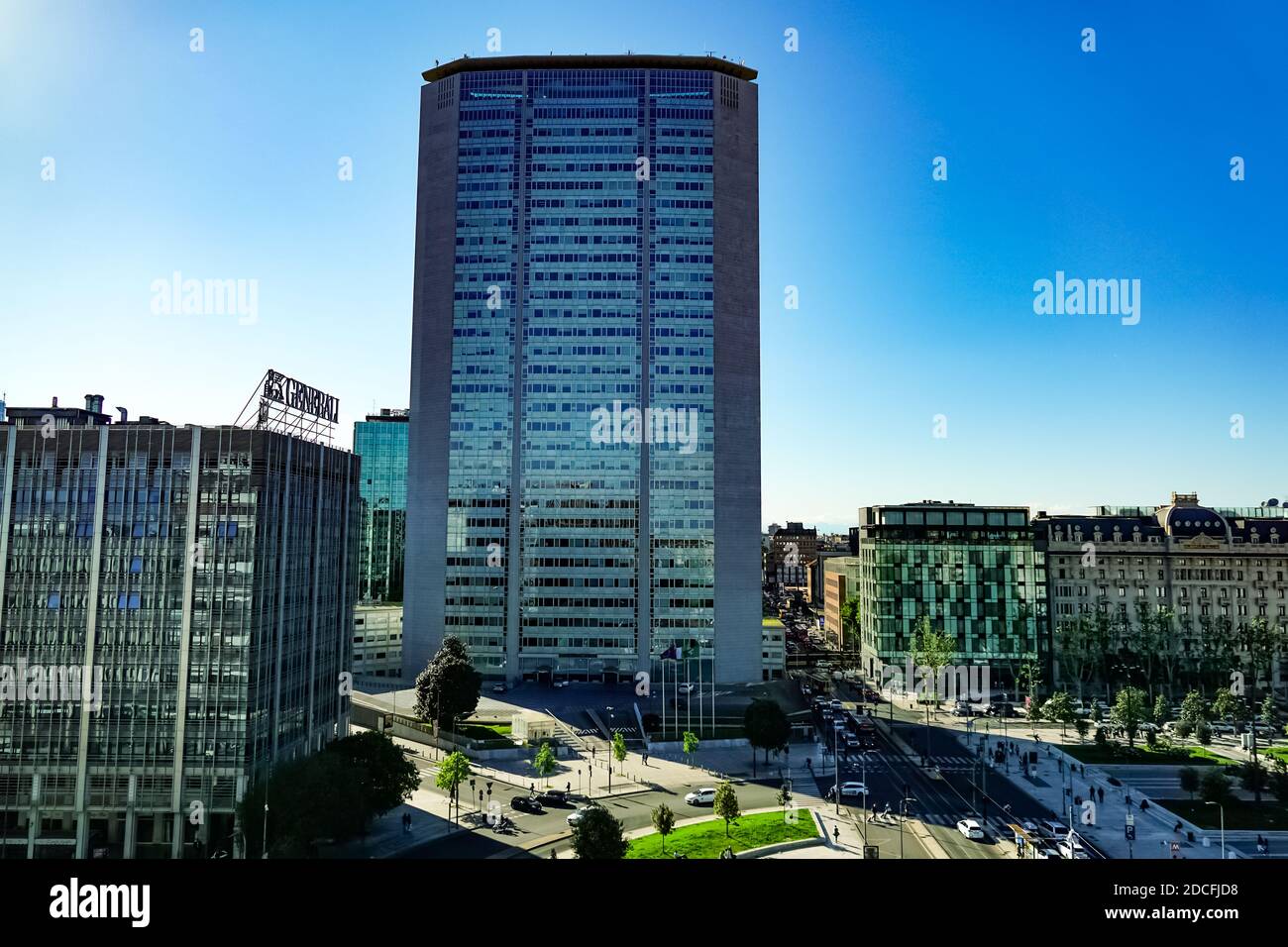 Milan street view hi-res stock photography and images - Alamy