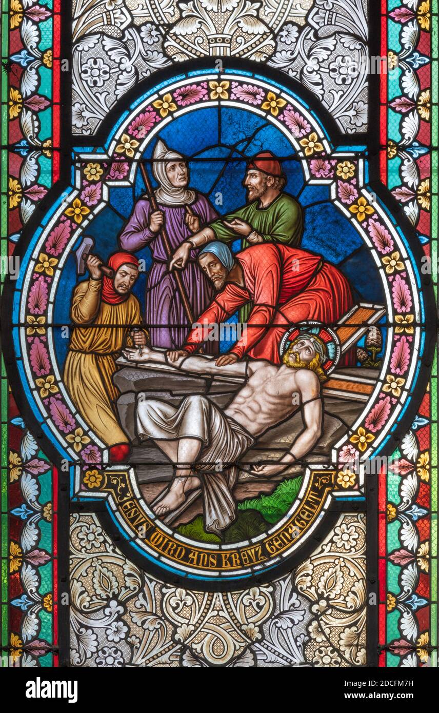 Jesus christ nailed on cross hi-res stock photography and images - Alamy