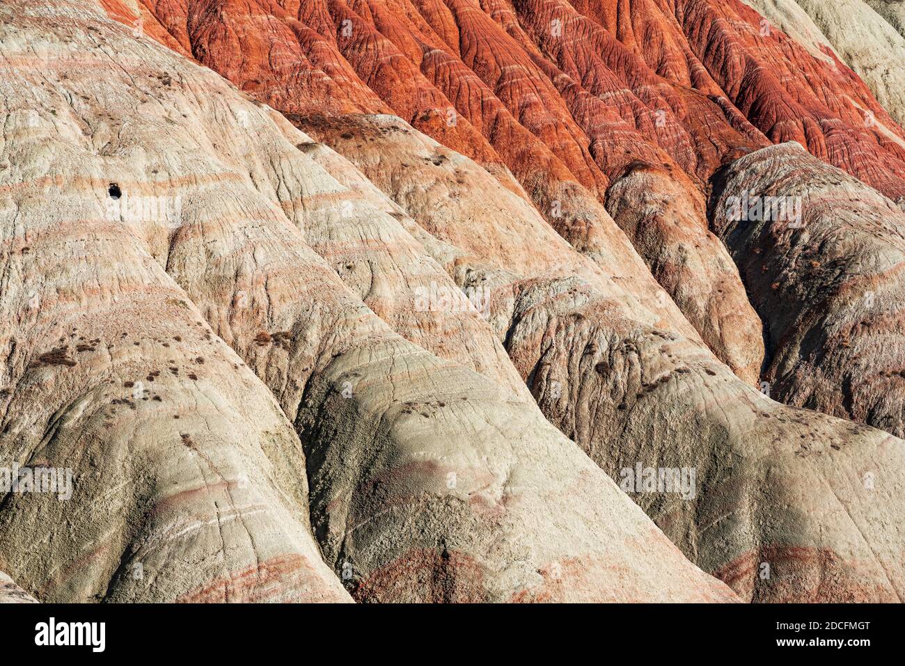 Amazingly beautiful patterns of red mountains Stock Photo - Alamy