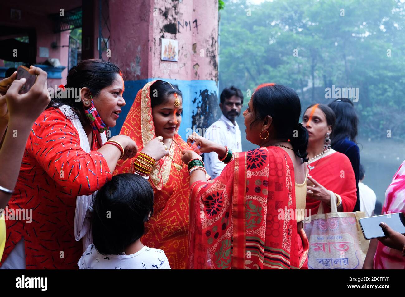 Kolkata,West Bengal,India.17.11.2015 the Chat puja ritual in the river ...