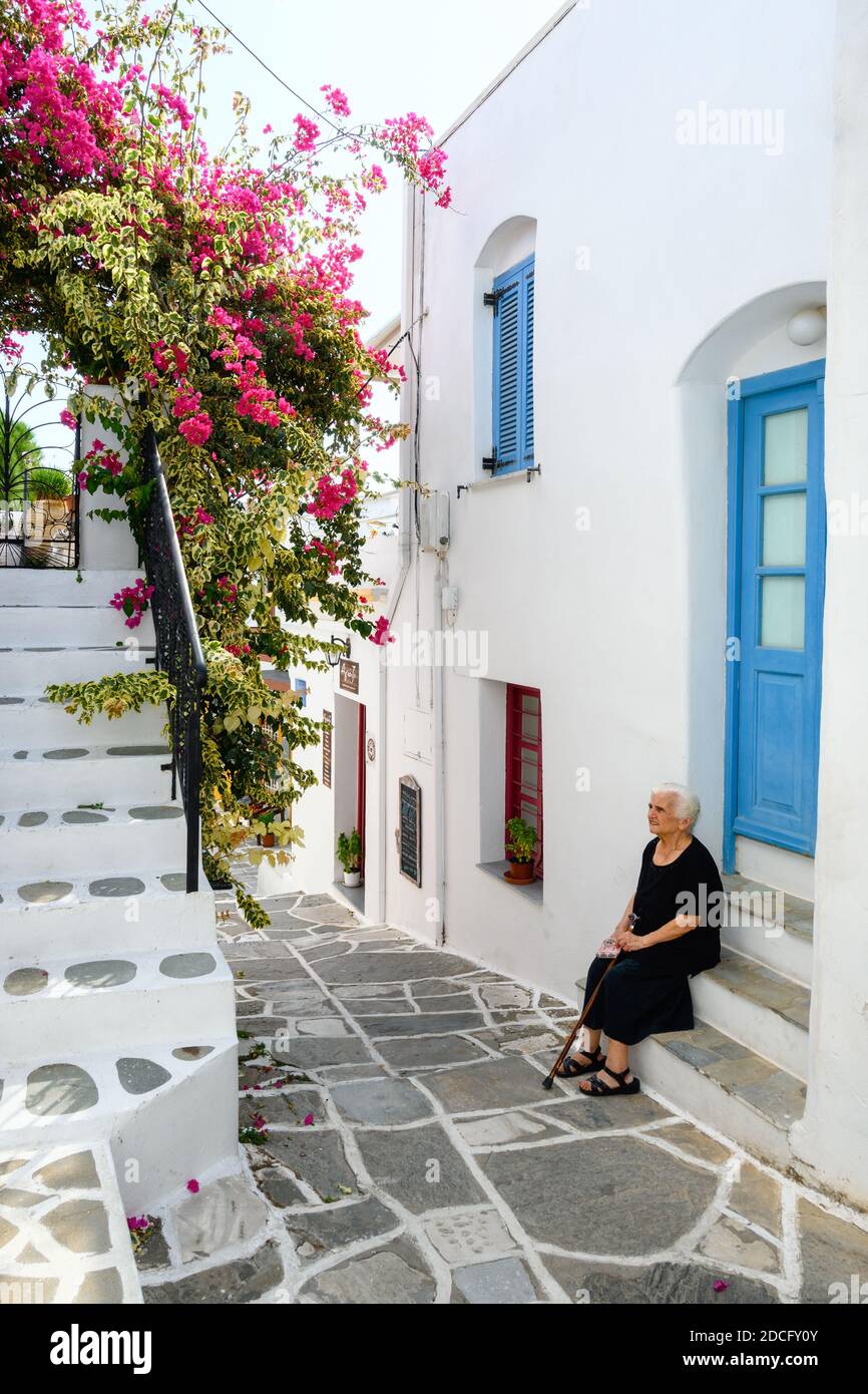 Old woman greece hi-res stock photography and images - Alamy