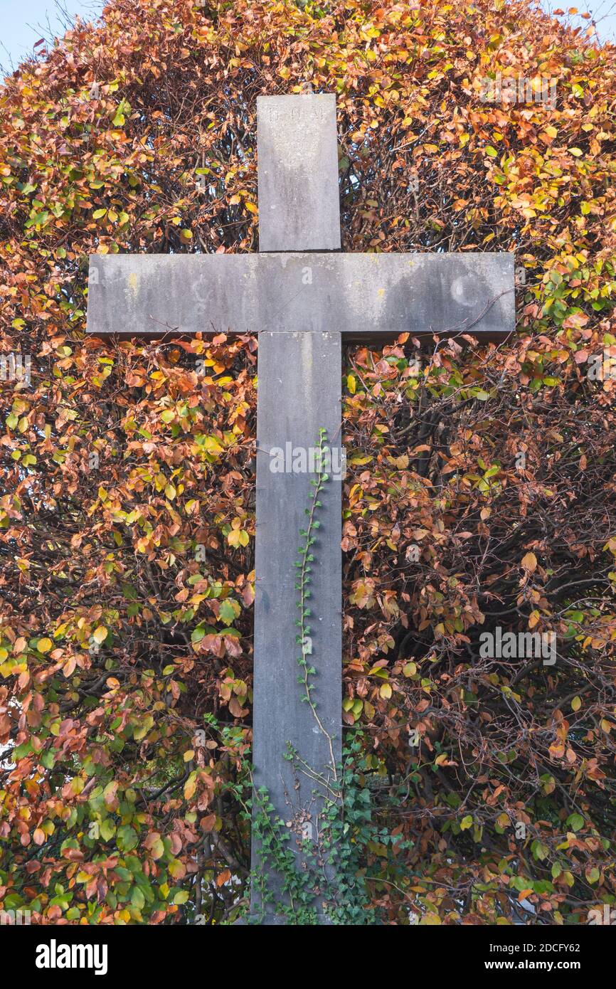 Large outdoor cross hi-res stock photography and images - Alamy