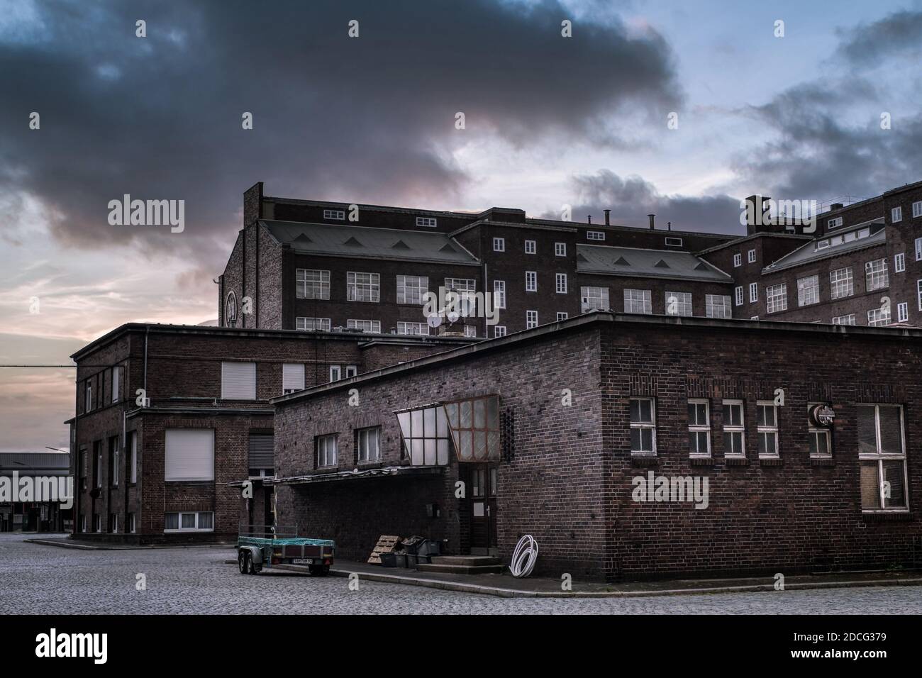 Ancient warehouse hi-res stock photography and images - Alamy