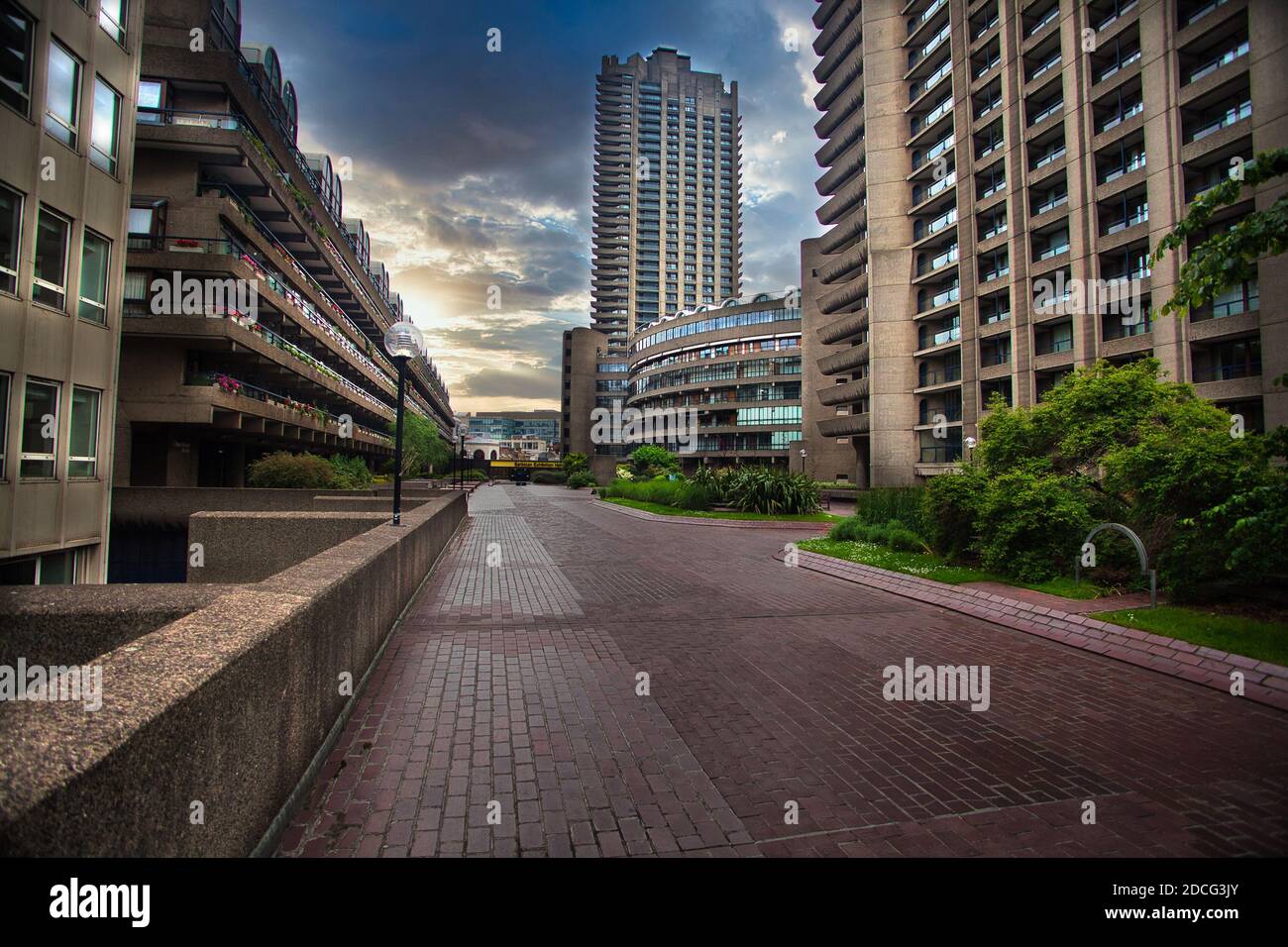 Barbican architecture hi-res stock photography and images - Alamy