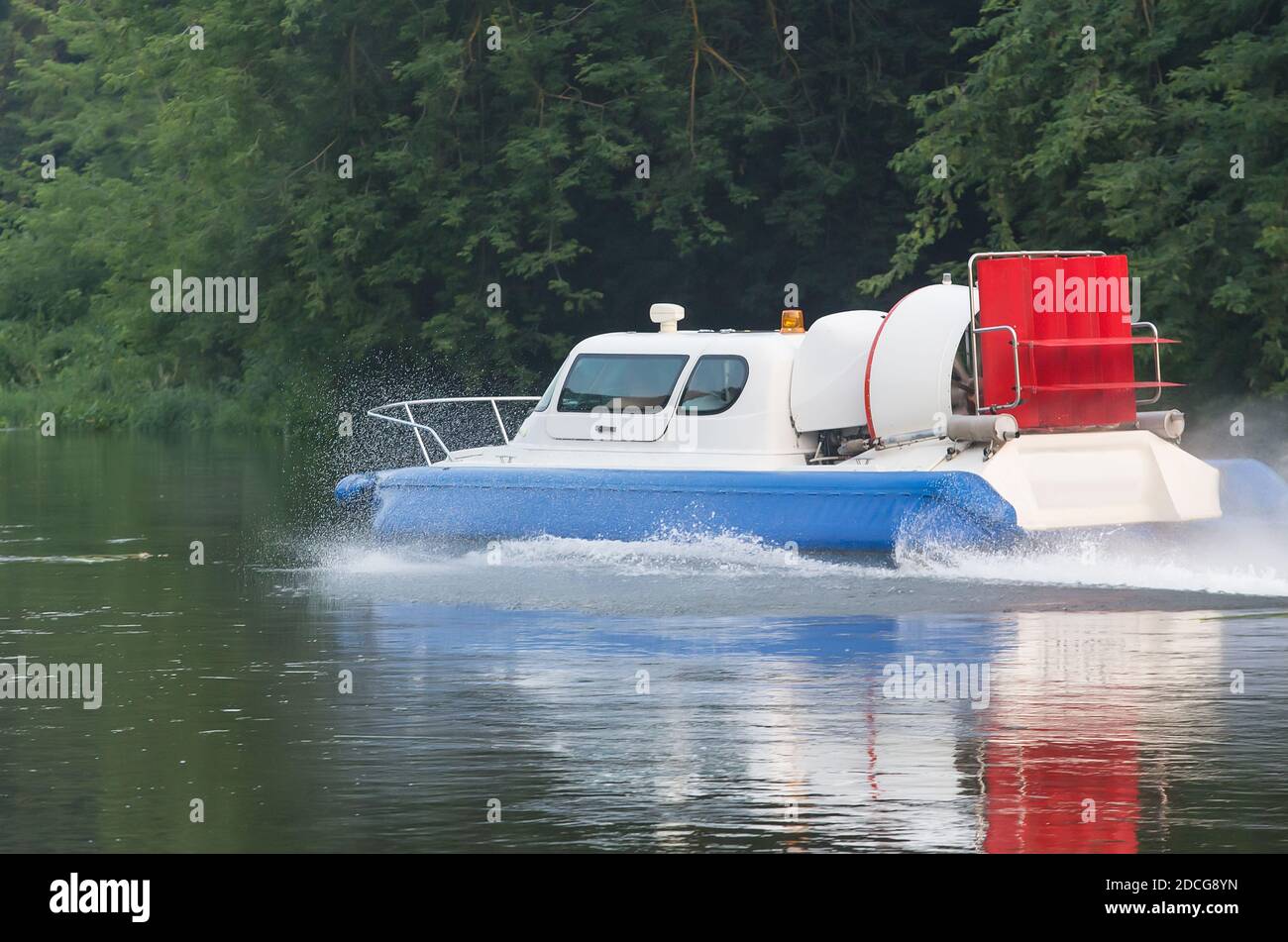 Boat propeller in water movement hi-res stock photography and images ...