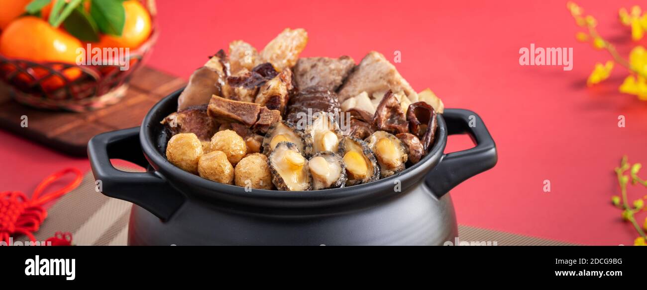 Traditional food of Chinese lunar new year, Buddha jumps over the wall ...