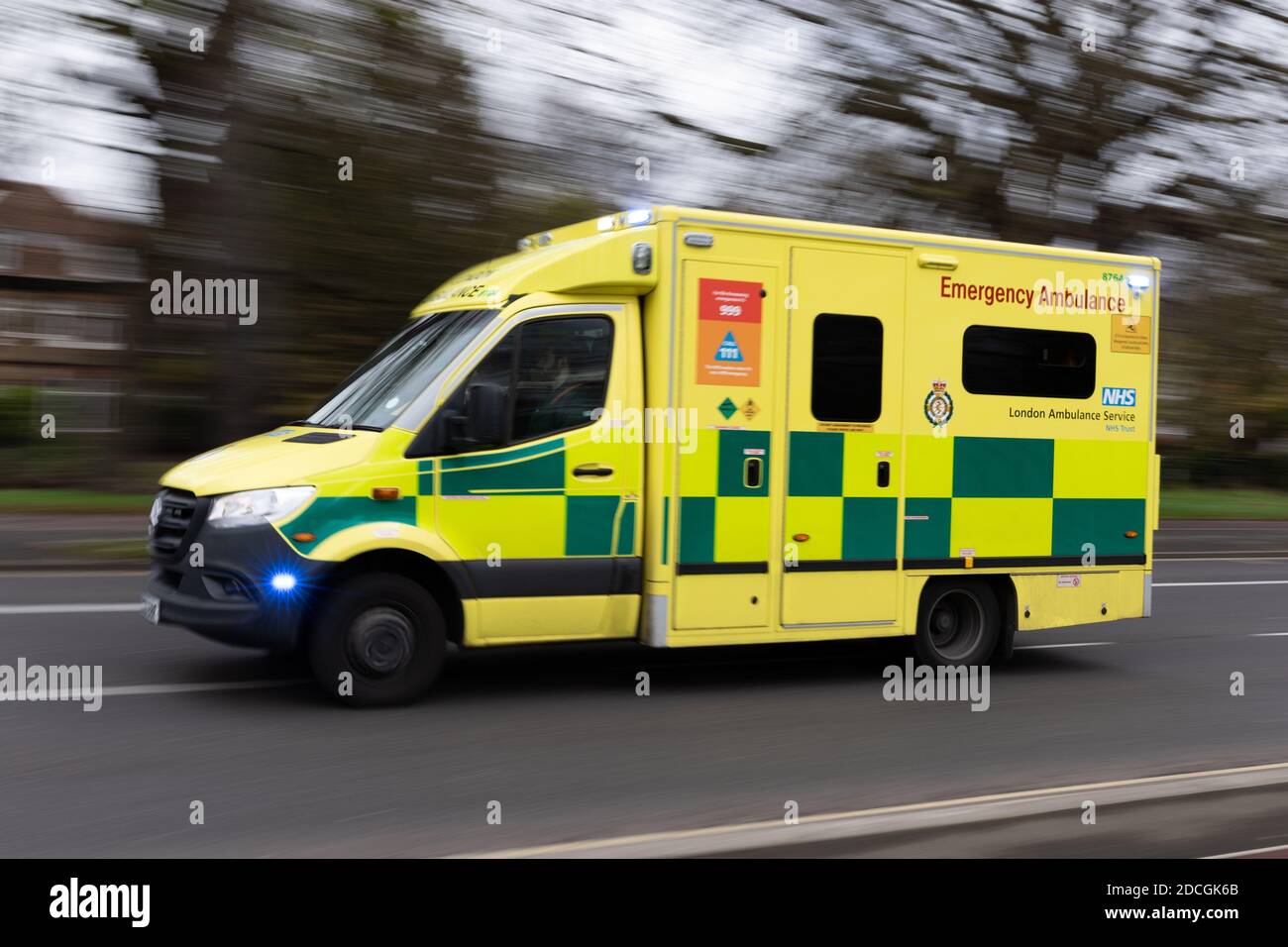 Emergency service blue lights hi-res stock photography and images - Alamy