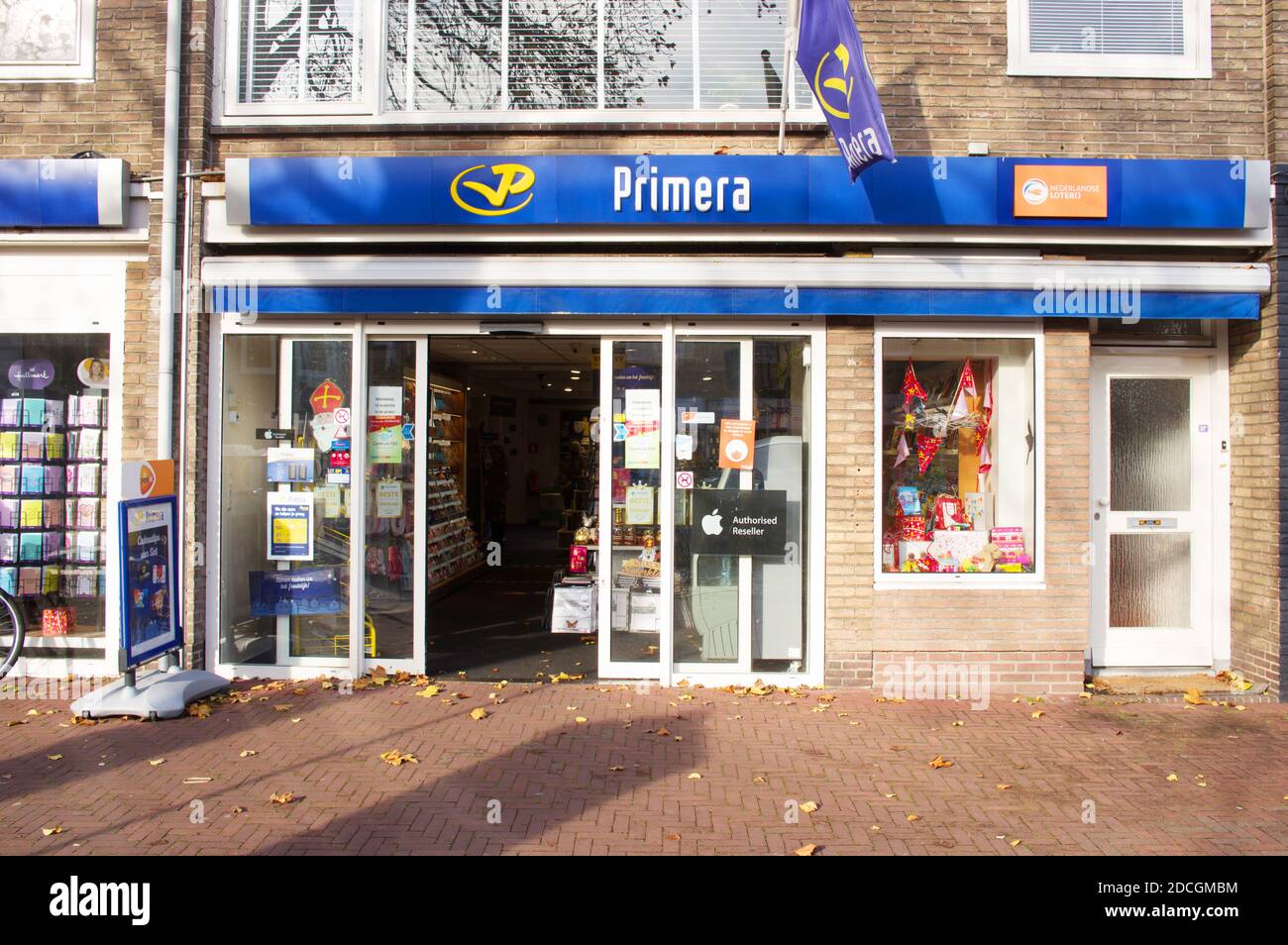 Smoking supplies hi-res stock photography and images - Alamy