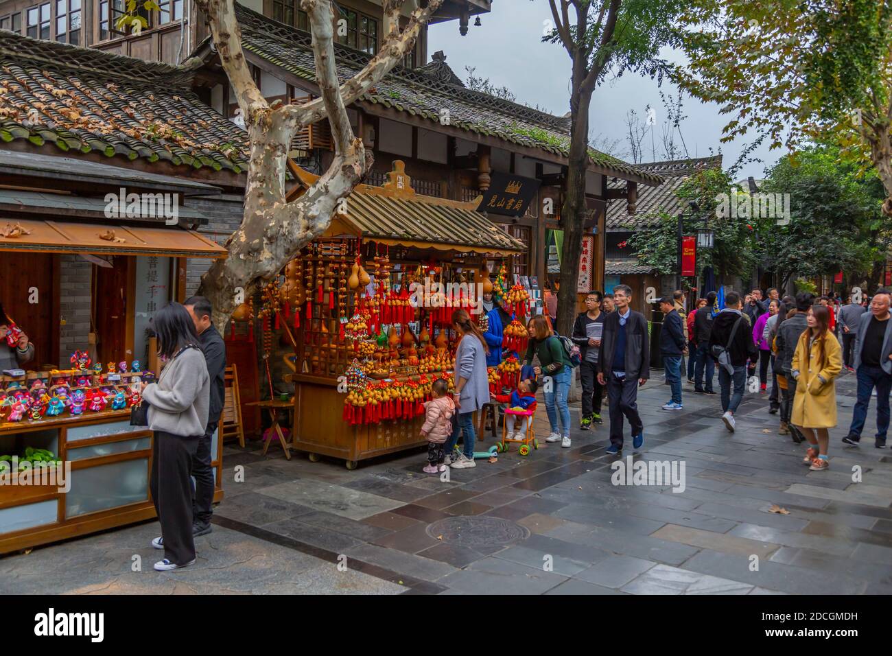 Busy shopping street chengdu hi-res stock photography and images - Alamy