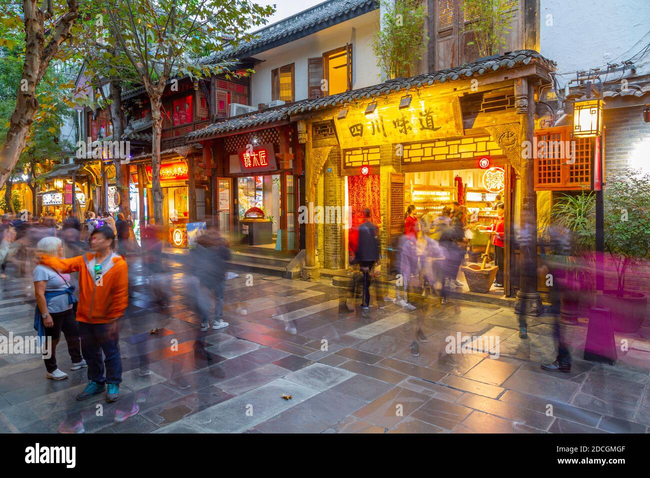 Shoppers in chengdu hi-res stock photography and images - Alamy
