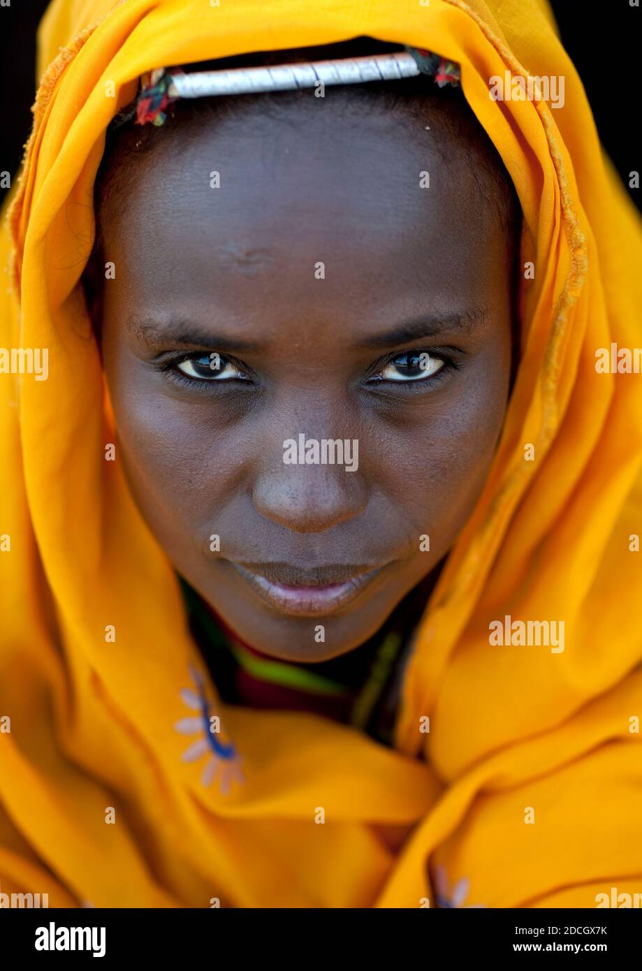 Portrait of a Gabra tribe woman wearing the traditional headwear ...