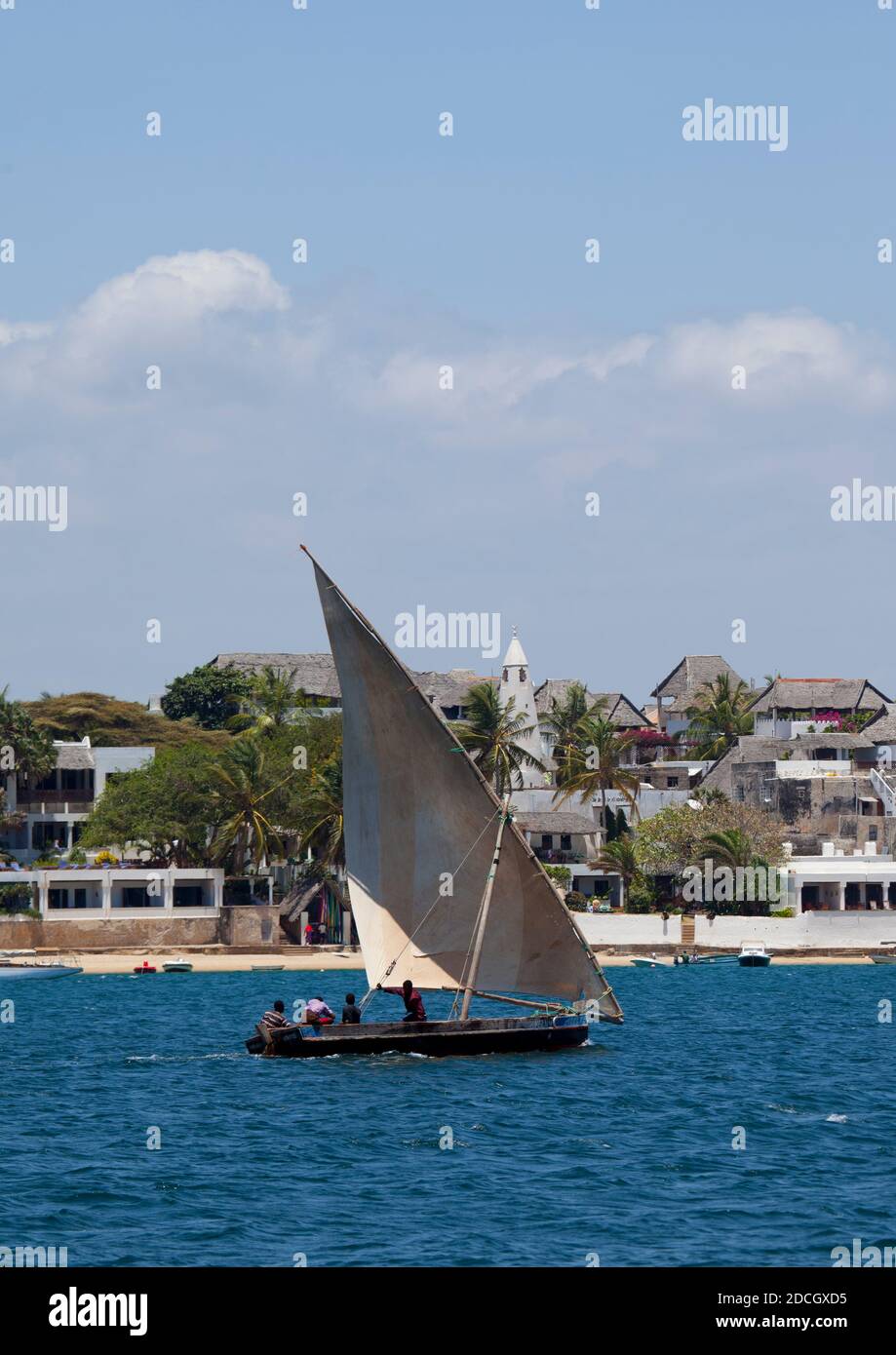 Kenya tourist sailing hi-res stock photography and images - Alamy