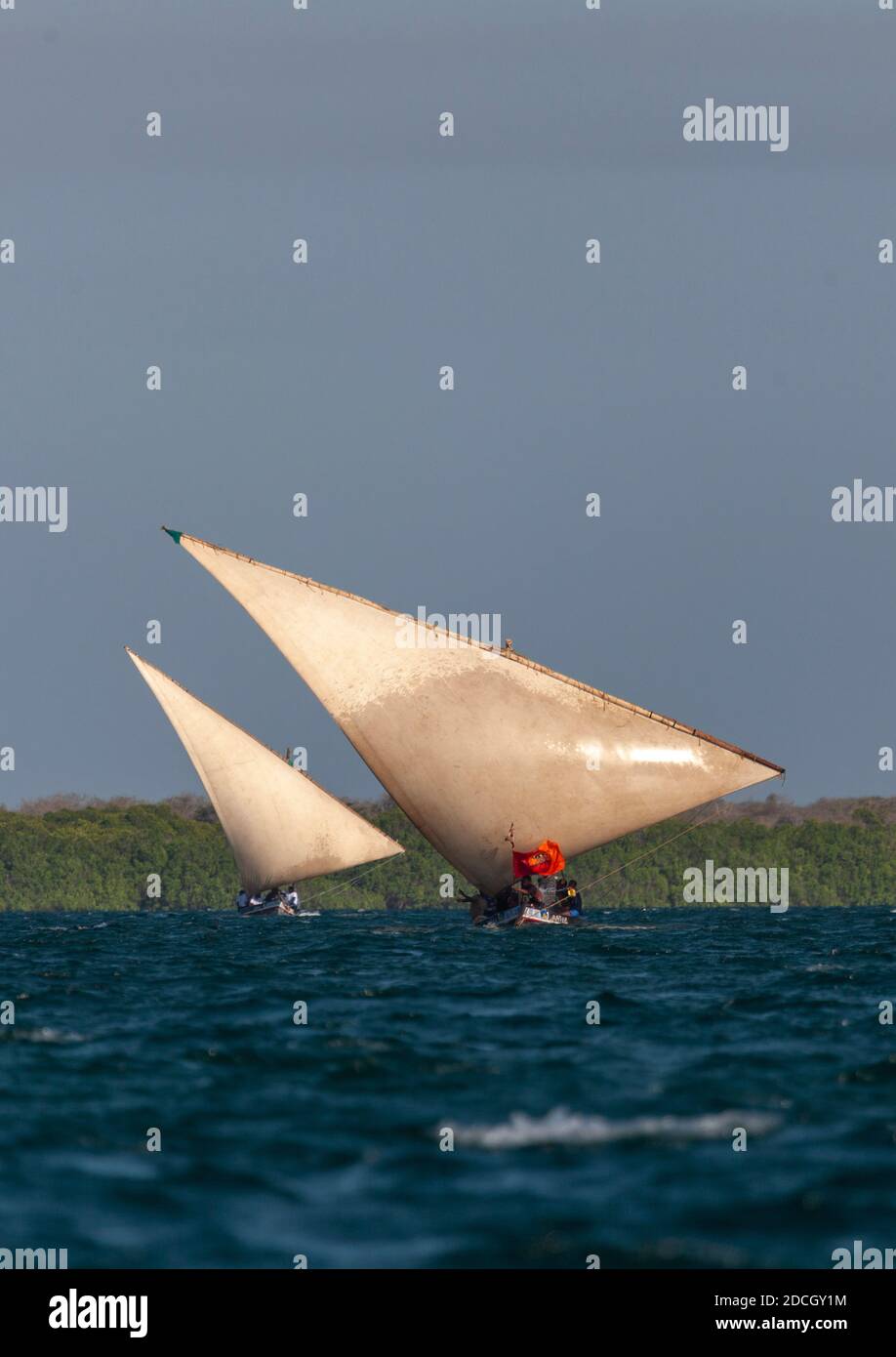 Traditional fishing boat boats lamu africa hi-res stock photography and ...