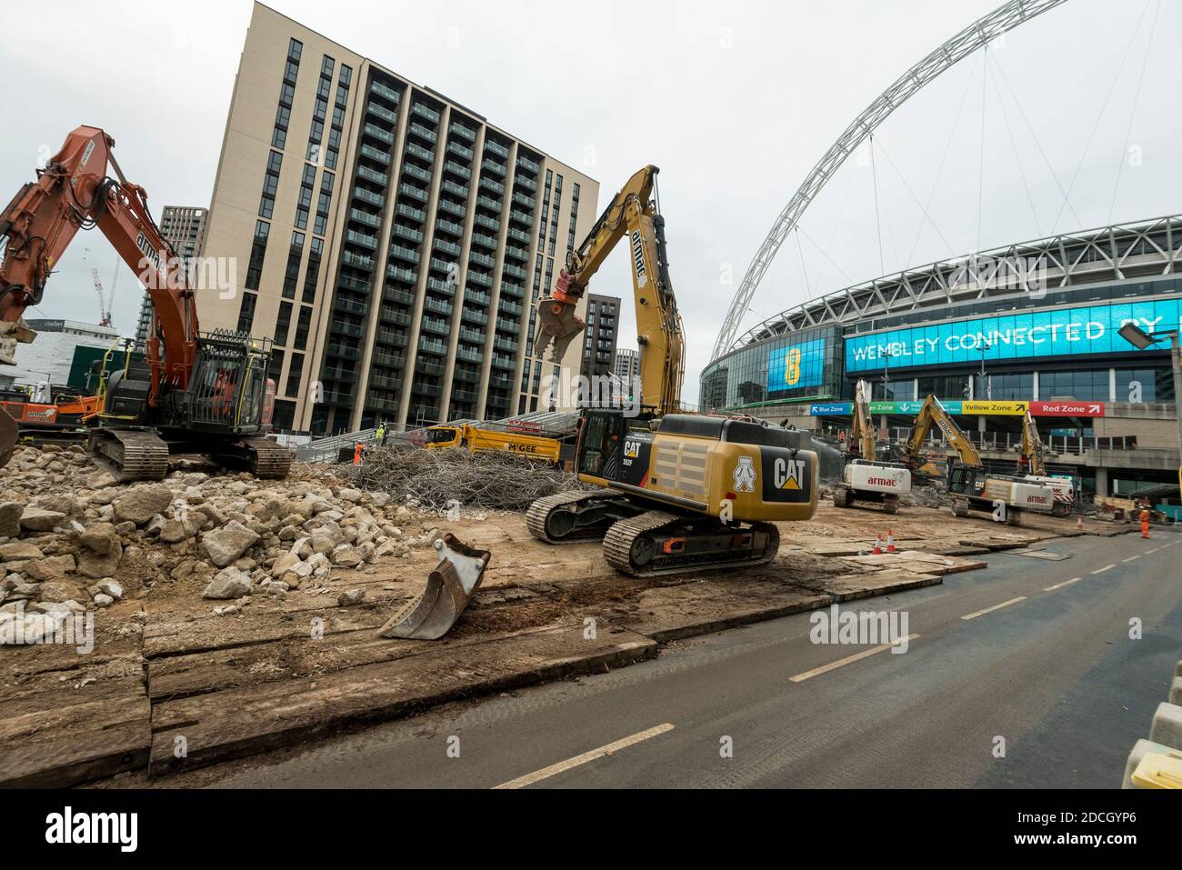 Demolition of wembley stadium hi-res stock photography and images - Alamy
