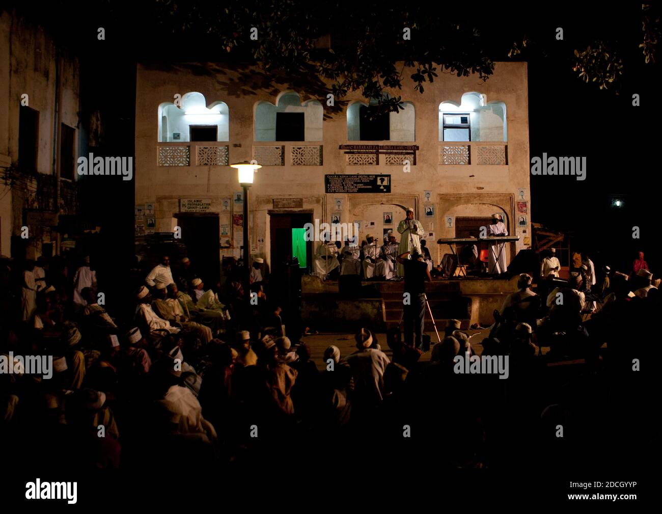 Kenya people crowd hi-res stock photography and images - Alamy