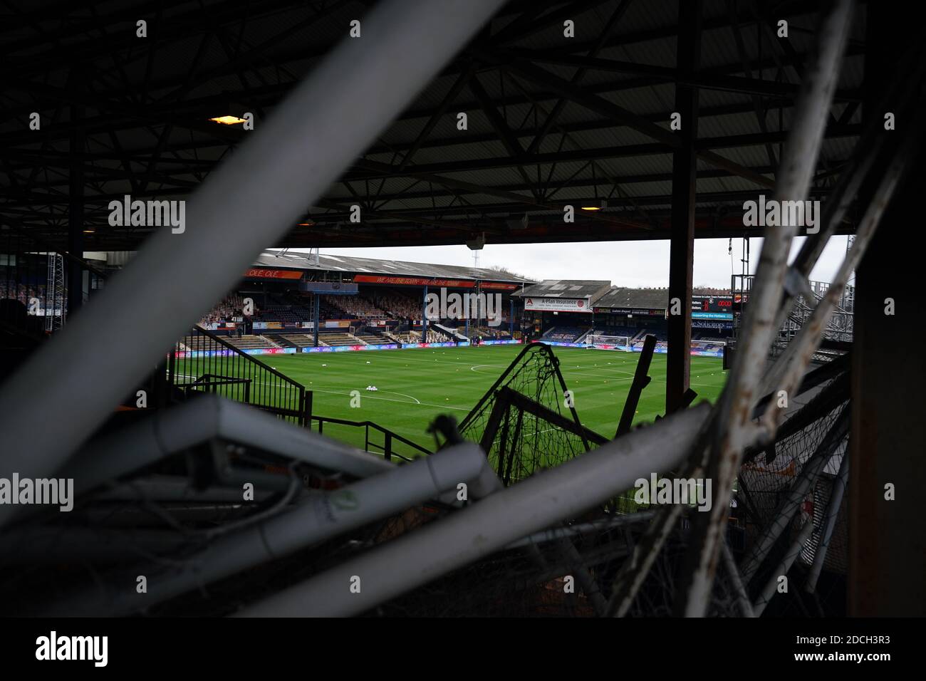 Kenilworth road ground general view hi-res stock photography and images ...