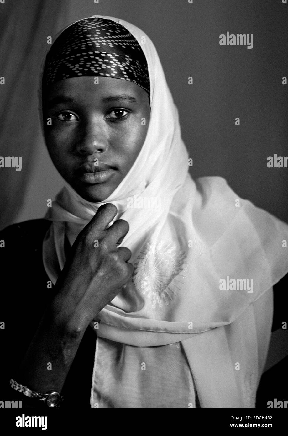 Muslim girl lamu kenya east hi-res stock photography and images - Alamy