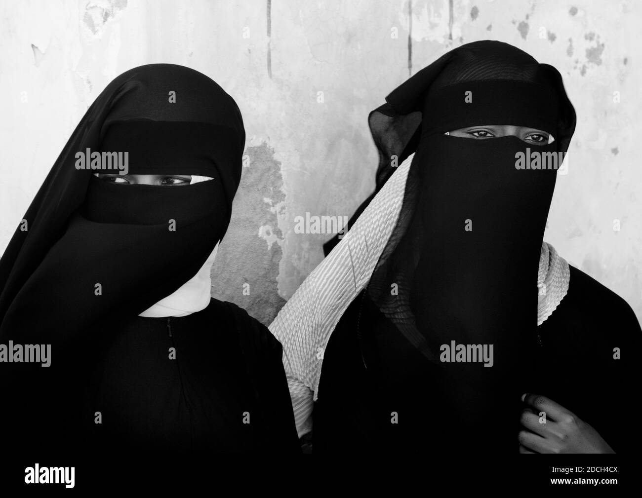 Young women wearing traditional Black and White Stock Photos & Images ...